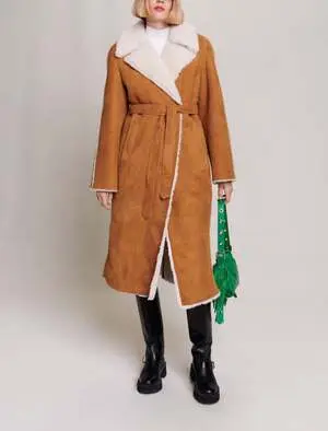 Maje Long Shearling Coat With Belt - Camel