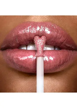 Charlotte Tilbury Collagen Lip Bath, Lip Gloss Full Look - Rosy Glow
