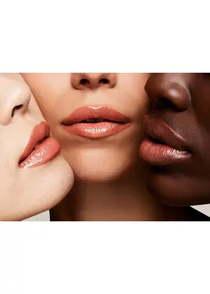 TOM FORD Gloss Luxe, Lip Gloss Weightless, Liquid Balm, High Shine, Sheer-to-medium Coverage, Avocado Olive And Jojoba, Full-looking - Inhibition