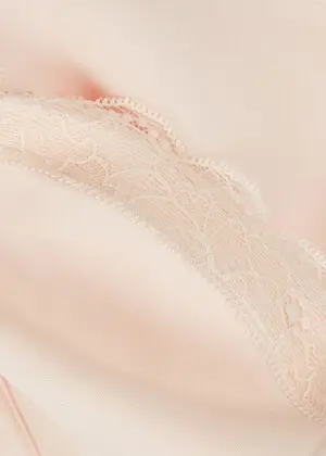 Hanro Lace-trimmed Soft-cup Bra, Bra Hook Fastening - Nude