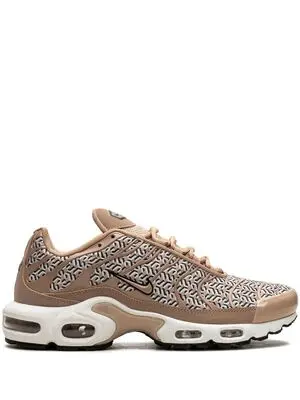 Nike Air Max Plus United In Victory Sneakers - Neutrals
