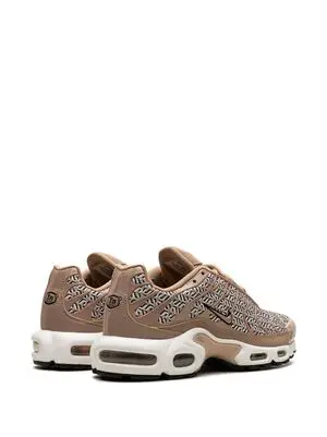 Nike Max Plus United In Victory Sneakers