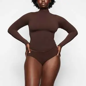 SKIMS Soft Smoothing Seamless Brief Cocoa