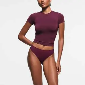 SKIMS Soft Smoothing Seamless Thong Deep Berry