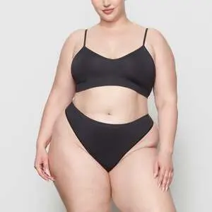 SKIMS Soft Smoothing Seamless Thong - Onyx