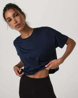 Vuori Stretch T-shirts For Women