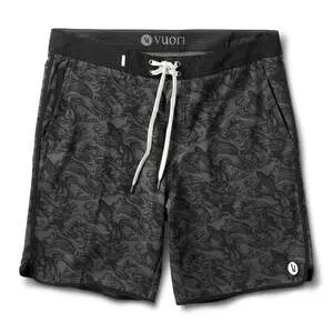 Vuori Boardshorts Black Koi Print