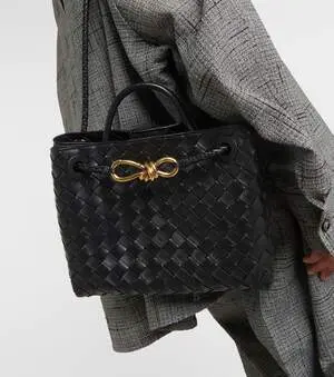 Bottega Veneta Andiamo Small Leather Tote Bag - Black