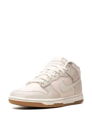 Nike Dunk Mid Light Orewood Brown Sneakers