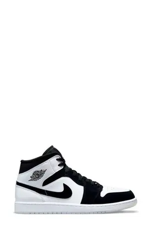 JORDAN Air 1 Mid Se Basketball Shoe