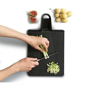 JOSEPH JOSEPH Chop2pot Cutting Board - Black