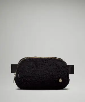 Lululemon Everywhere Belt Bag - Black | Editorialist display picture 1