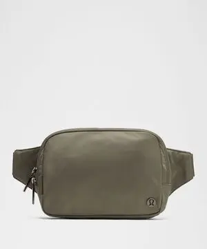 Lululemon Everywhere Belt Bag Large 2l - Army Green