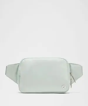 Lululemon Everywhere Belt Bag Large 2l - Pelican/silver