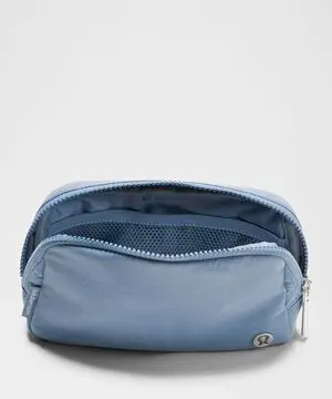 Lululemon Everywhere Belt Bag Large 2l - Washed Denim