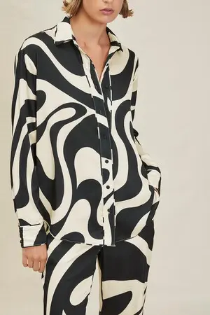 Devon Windsor Ford Printed Button-down Top