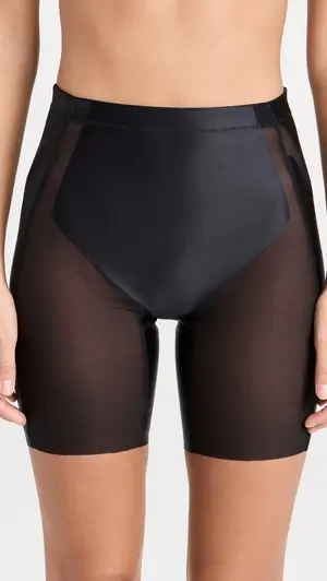 Spanx Shape Booty-lifting Mid-thigh Short - Very Black