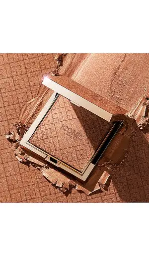 ICONIC LONDON Kissed The Sun Multi-use Cheek Glow - Date Night
