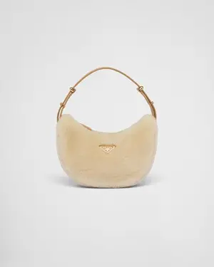 Prada Arqué Shearling And Leather Shoulder Bag - Écru/noisette