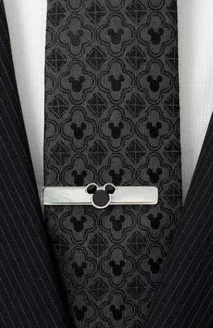 CUFFLINKS, INC. 