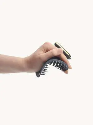 MANTA Pulse Hair & Scalp Brush