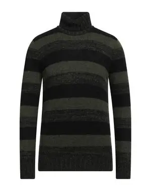 DARWIN Striped Turtleneck