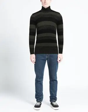 DARWIN Striped Turtleneck