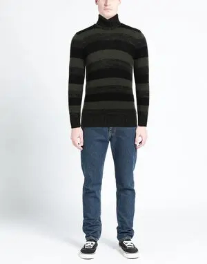 DARWIN Striped Turtleneck