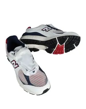 NEW BALANCE 2002r Low-top Sneakers - White
