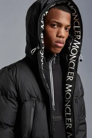 Moncler Montcla Short Down Jacket