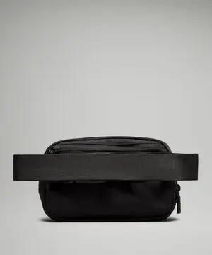 Lululemon Everywhere Belt Bag With Long Strap 1l - Black/gold