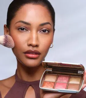 HOURGLASS Ambient Lighting Edit Unlocked Palette