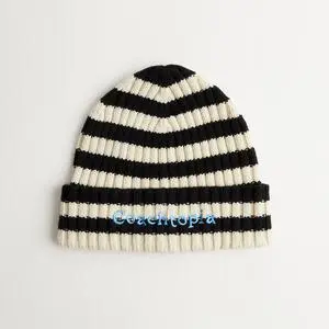 COACHTOPIA Beanie With Stripe Pattern - Black/cloud