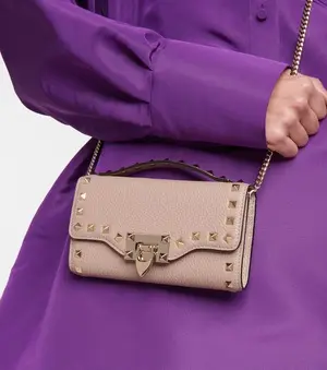 Valentino Garavani Rockstud Mini Leather Wallet On Chain - Pink