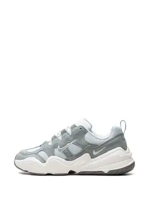 Nike Tech Hera Sneakers - Grey