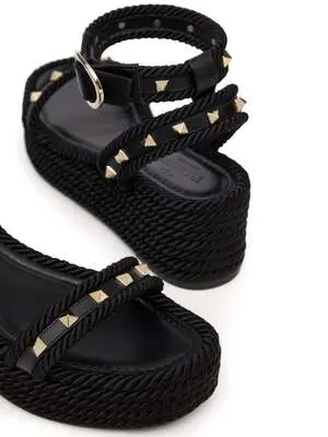Valentino Garavani Rockstud Flatform Sandals - Black
