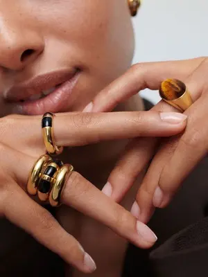Monica Vinader Kate Young Striped D-shape Band Ring - Gold