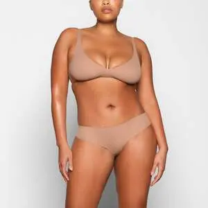 SKIMS Plunge Bralette | Light Neutral | L Dd Sienna