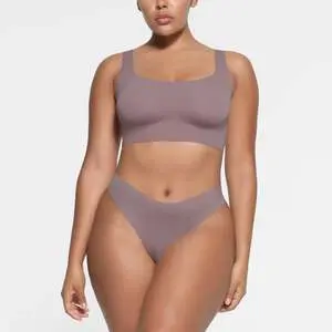 SKIMS Naked Scoop Longline Bralette Mauve