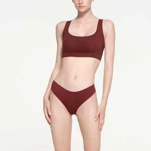 SKIMS Naked Scoop Longline Bralette Oxblood