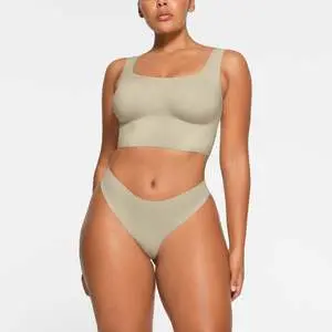 SKIMS Naked Scoop Longline Bralette Talc
