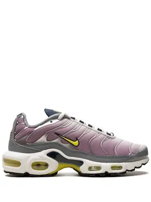 Nike Max Plus Sneakers - Pink