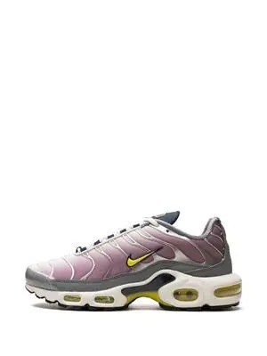 Nike Max Plus Sneakers - Pink