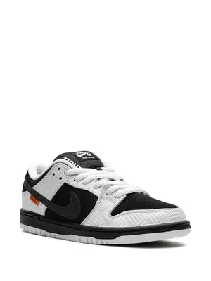 Nike X Tightbooth Sb Dunk Low Sneakers