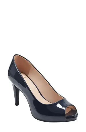 Bandolino Platform Pumps