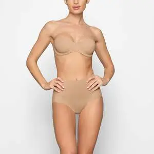 SKIMS Smoothing Intimates Unlined Strapless Bra Clay