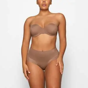 SKIMS Smoothing Intimates Unlined Strapless Bra Sienna