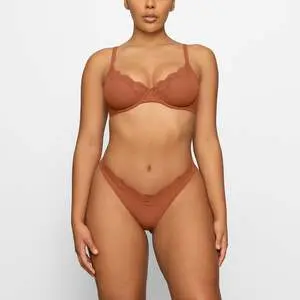 SKIMS Unlined Scoop Bra | Black | 38b | Fits Everybody Lace Bronze