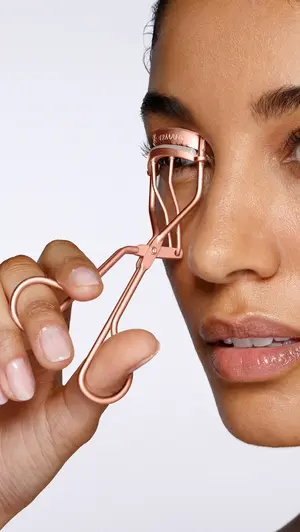 TWEEZERMAN Rose Gold Lash Curler
