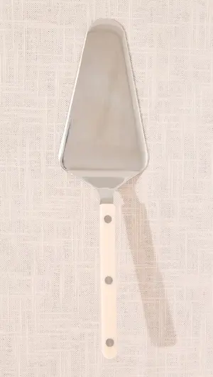 SABRE Tart Slicer - Ivory